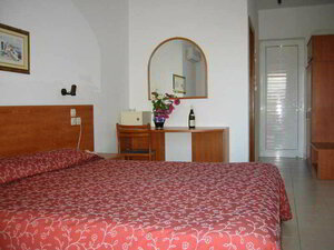 Pylea Beach Hotel (The periphery of Southern Aegean Islands, Kremasti), otel  Kremasti'den