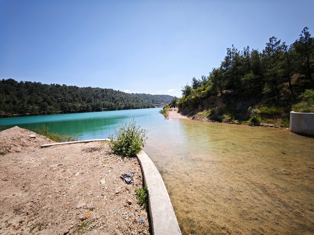 Piknik alanı Segen Göleti Piknik Alanı, İzmir, foto