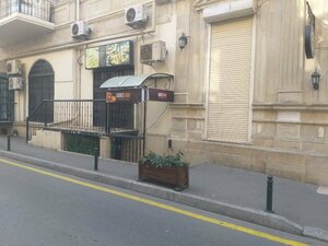 Cubes Hub (Сity ​​of republican subordination Baku, Yasamal, Tabriz Khalilrza Oghlu Street, 21A), kafe  Bakü'den