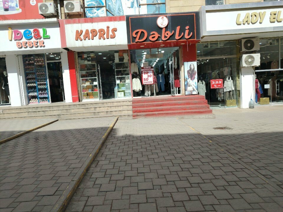 Giyim mağazası Dəbli, Bakü, foto
