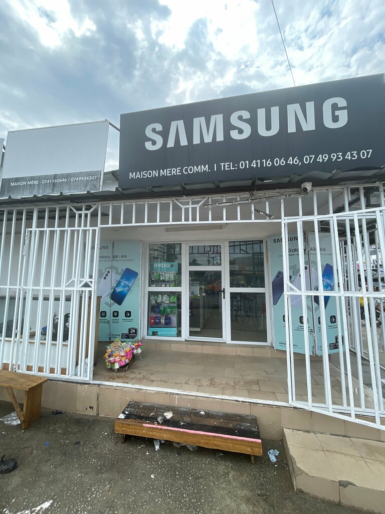 Telefon tamir servisi Pharmacie des phones, Abican, foto