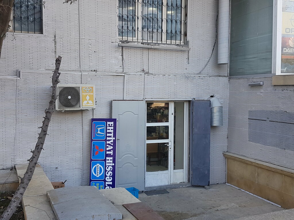 Otomobil yedek parçaları Ehtiyat Hissələri, Bakü, foto