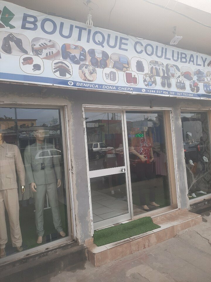 Giyim mağazası Boutique Coulubaly, Loanda, foto