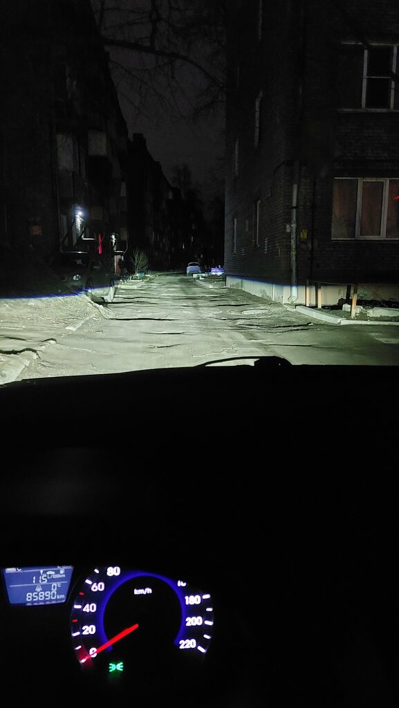 Otomotiv aydınlatma Bi-Led, Cherepovets, foto