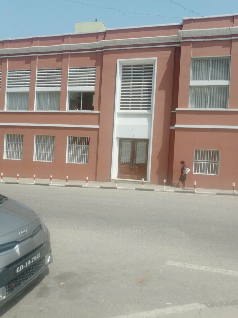 Otomobil servisi Sociogama, Loanda, foto