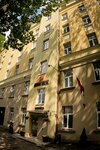 Primo (Nometnu street No:62), otel  Riga'dan
