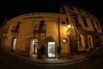 Hotel Duomo (Sardinia, Oristano, Via Vittorio Emanuele II, 34), otel  Oristano'dan