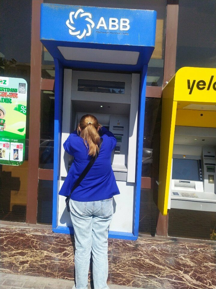 ATM'ler ABB bankomat, Bakü, foto