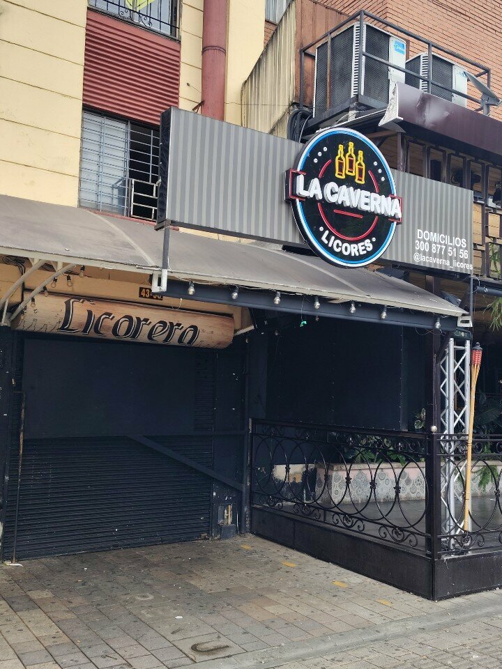 Alkollü içecekler The Liquor Cave, Medellin, foto