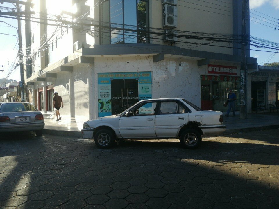 Göz sağlığı merkezleri Consultorio Especializado De La Vision Oftalmovision, Santa‑Krus, foto