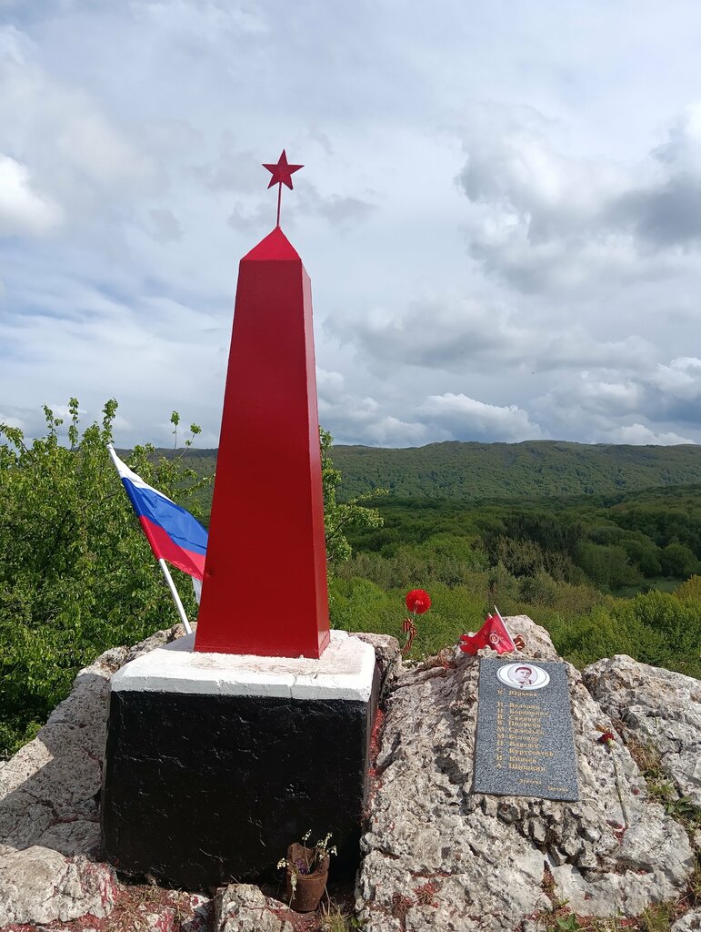 Anıt, heykel Зуйская застава, памятник Клаве Юрьевой, Kırım Cumhuriyeti, foto