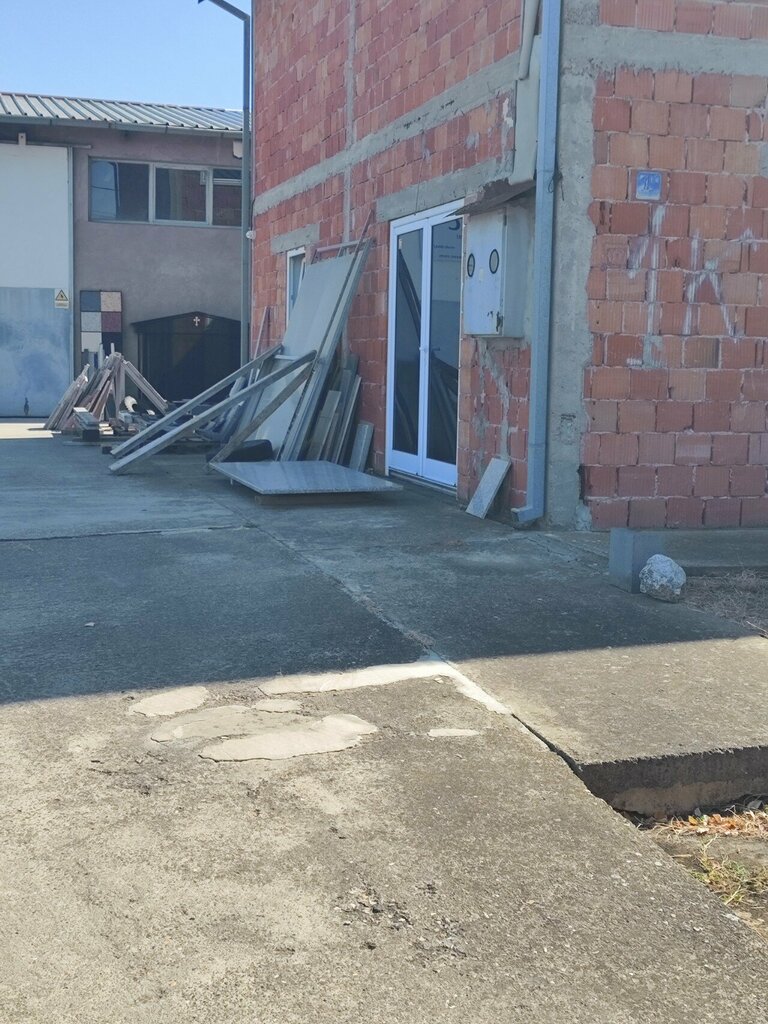 Heykel ve mezarlık taşı üreticileri Šarac, Belgrad, foto