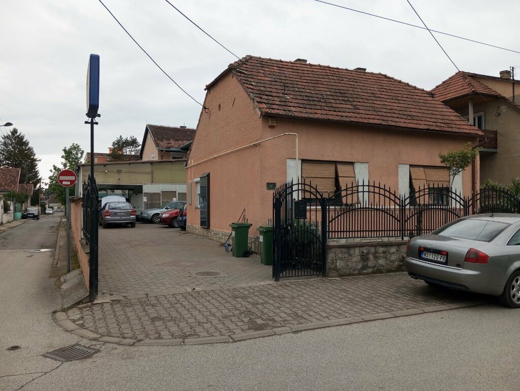 Otomobil servisi Auto servis i delovi Robi, Novi Sad, foto