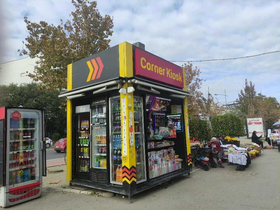 Gazete bayi Corner kiosk, Novi Sad, foto