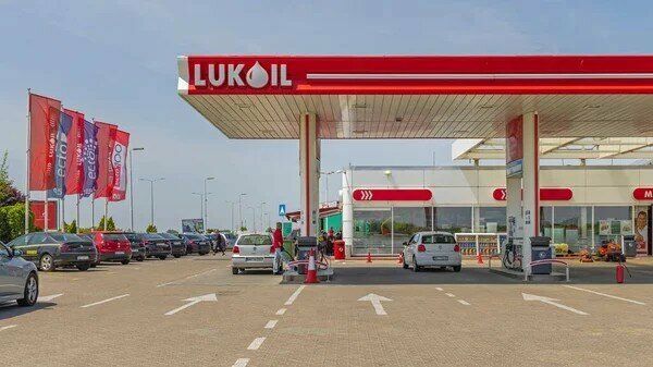 Benzin istasyonu Lukoil, Dünya, foto