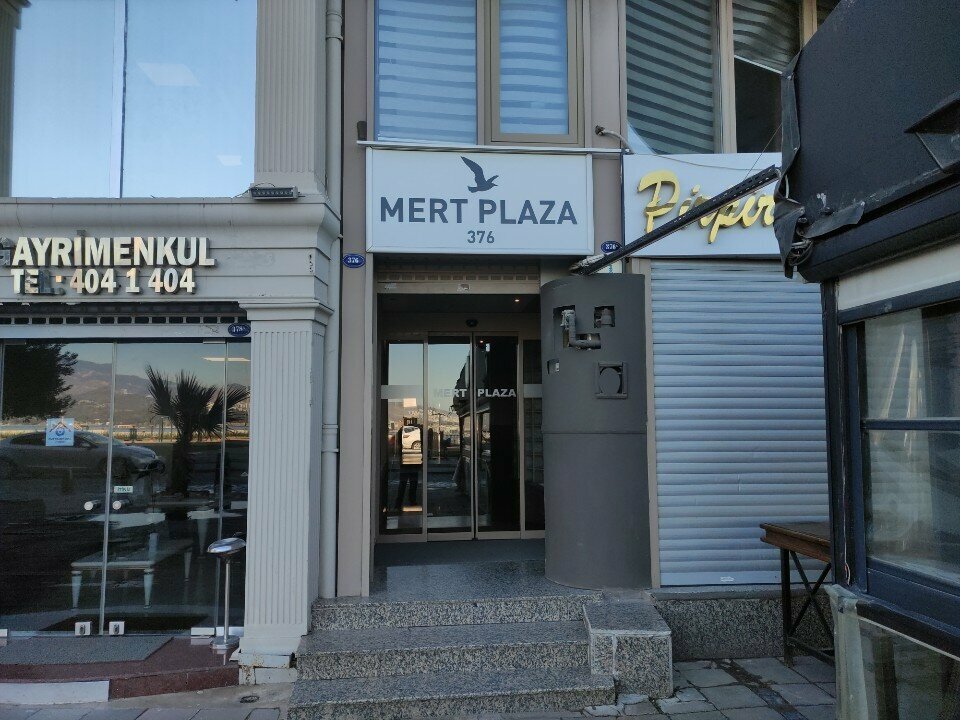 Kanatlı hayvan ürünleri ve yumurta Güres Group, İzmir, foto
