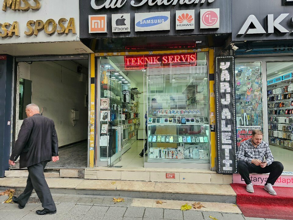 Cep telefonu ve aksesuarları satış mağazaları Elit Telekom, İstanbul, foto