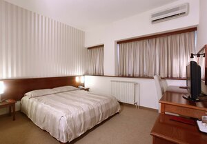 Hotel Centar (Skopje, bulvar Makedoniya), otel  Skopje'den