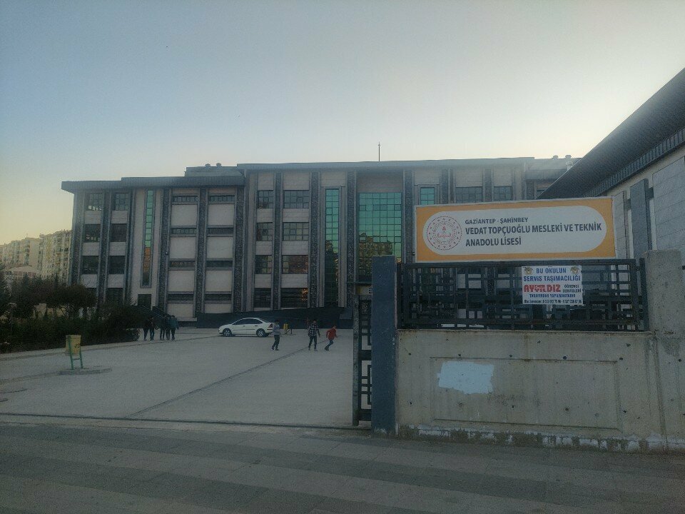 Mesleki ve teknik anadolu lisesi Vedat Topçuoğlu Mesleki Ve Teknik Anadolu Lisesi, Gaziantep, foto