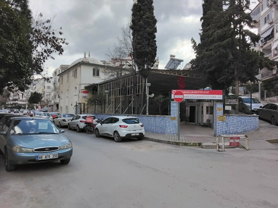 Cami Hacı Arif Küçükdoğan Camii, İzmir, foto