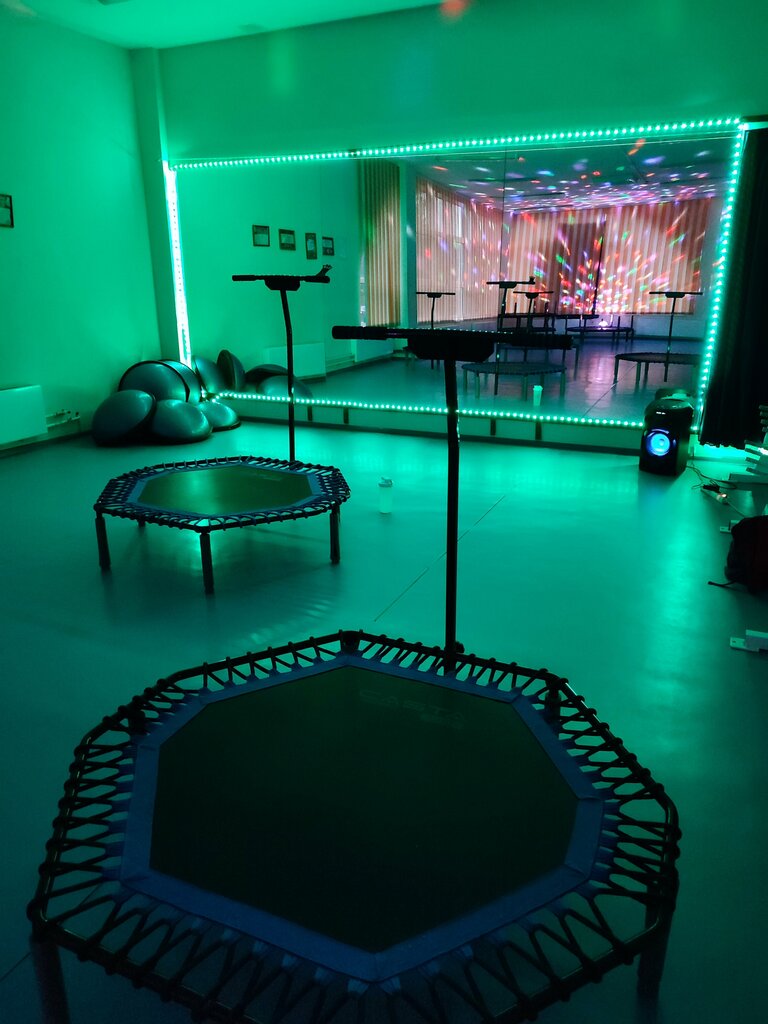 Fitness kulüpleri Jumping, Salsk, foto