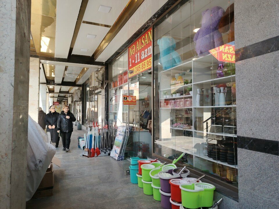 Mini-market Nə Alsan, Bakü, foto