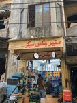 Muneer box maker (Province of Punjab, Lahore, Walled City of Lahore, Kucha Shahbaz Khan), mini-market  Lahor'dan