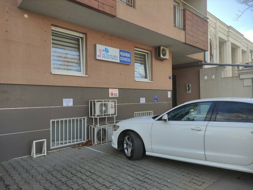 Çocuk poliklinikleri Academica pediatrica, Novi Sad, foto
