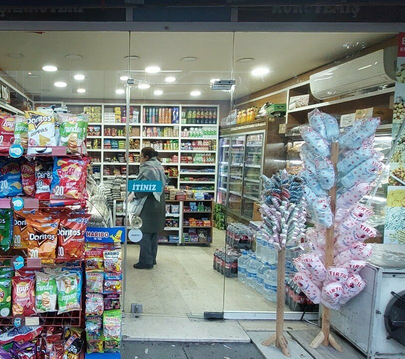 Kuruyemiş, atıştırmalık, kuru meyve Esen Kuruyemiş, İstanbul, foto