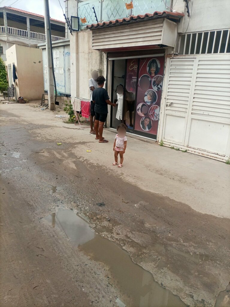 Güzellik salonu Mulher Com Brilho Salão, Loanda, foto