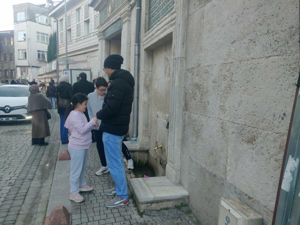 Çeşme Aziz Mahmud Hüdayi efendi hazretleri çeşmesi, İstanbul, foto