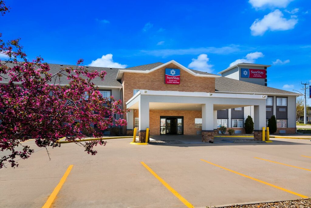 Otel SureStay Plus by Best Western Topeka Northwest, Topeka, foto