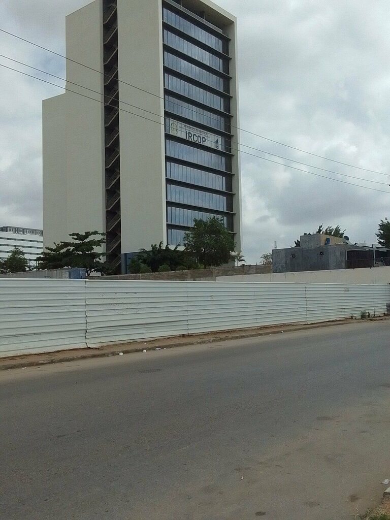 Devlet denetim organları Instituto Regulador da Construção Civil e Obras Públicas, Loanda, foto