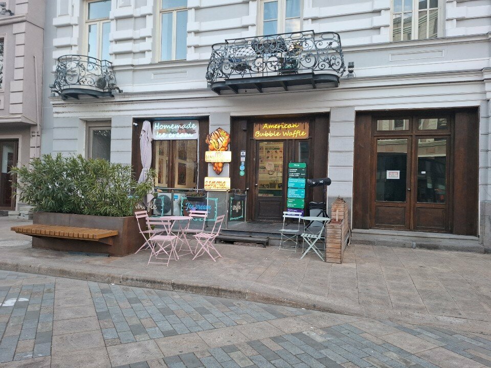 Kafe Bubble waffle factory, Tiflis, foto