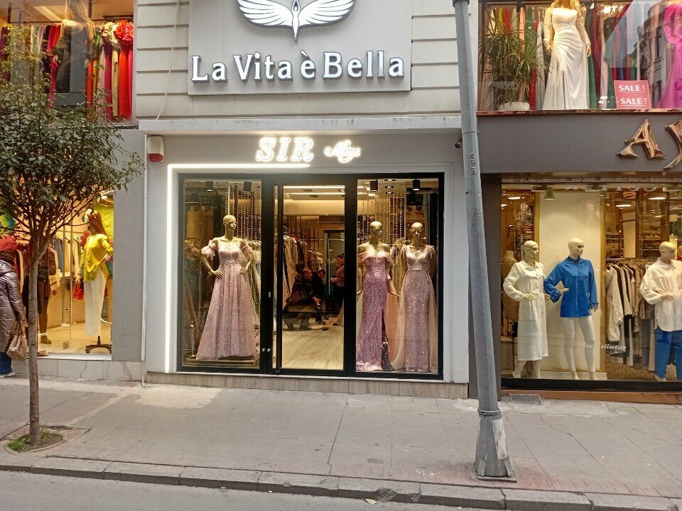 Giyim mağazası Sır Abiye, İstanbul, foto