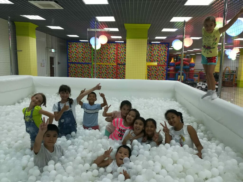 Müzik okulları ve konservatuarlar Akademiya talantov, Oral (Uralsk), foto