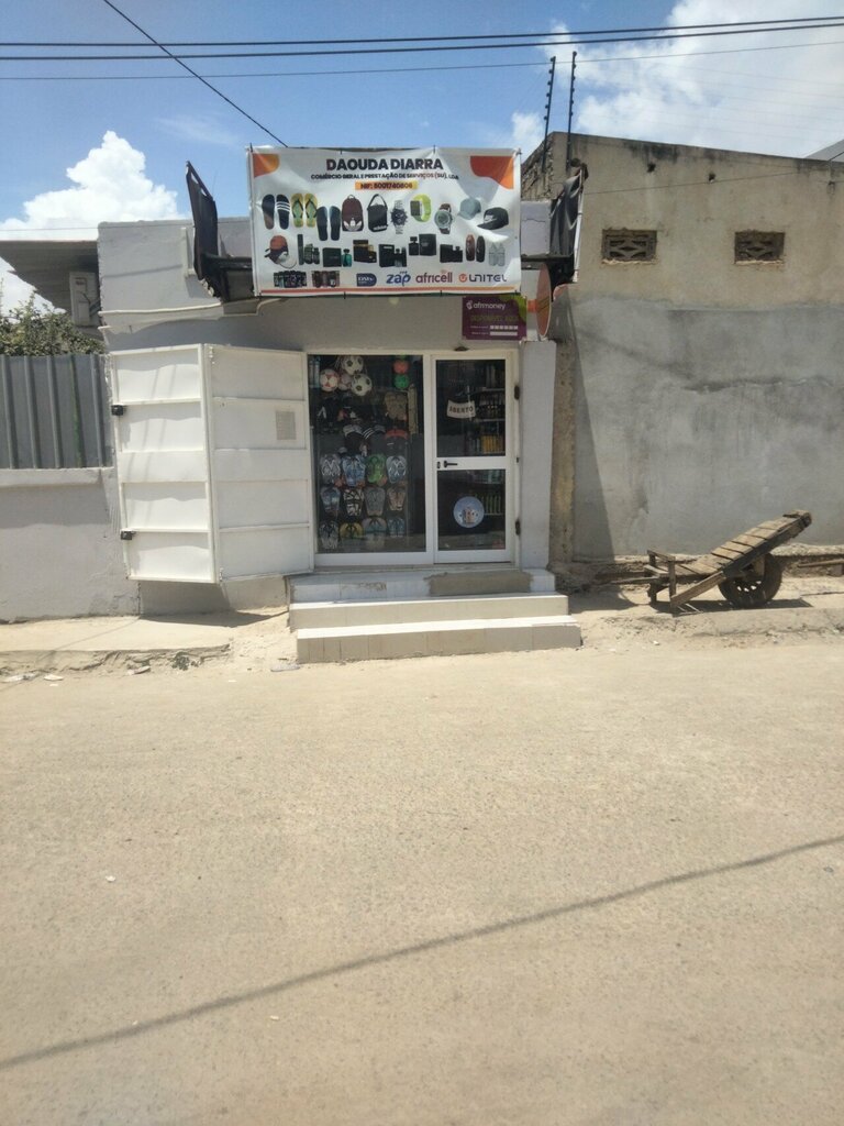 Ayakkabı mağazaları Daouda Diarra, Loanda, foto