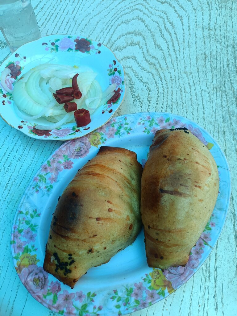 Kafe Самса, Uzgen, foto