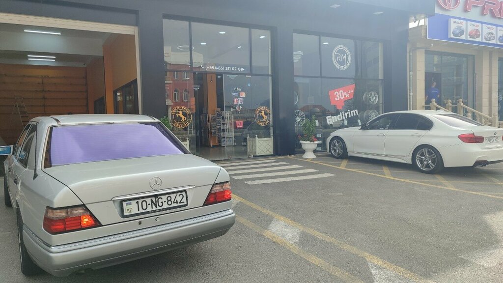 Jant ve lastikçiler Rige Motors, Bakü, foto