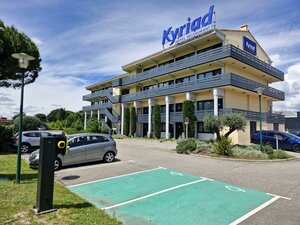 Kyriad Carcassonne Aéroport (Occitanie, Aude, Arrondissement de Carcassonne, Carcassonne, Allée G Personnier de Roberval), otel  Carcassonne'dan