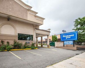 Rodeway Inn (New Jersey, Passaic County, Сity of Paterson, West Broadway), otel  Paterson'dan