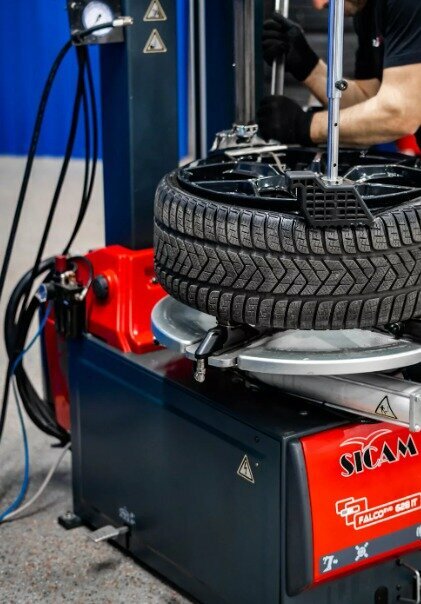 Oto lastik tamiri Tire service, Moskova, foto