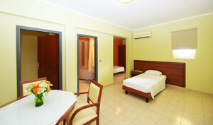 Esmeralda Hotel (The periphery of Southern Aegean Islands, Kremasti), otel  Kremasti'den