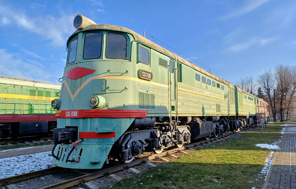 Teknoloji anıtı Тепловоз ТЭ3-7590, Baranavichy, foto
