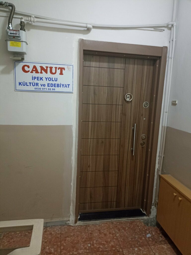 Yayınevleri, yayıncılar Canut İpek Yolu Kültür Edebiyat, İstanbul, foto