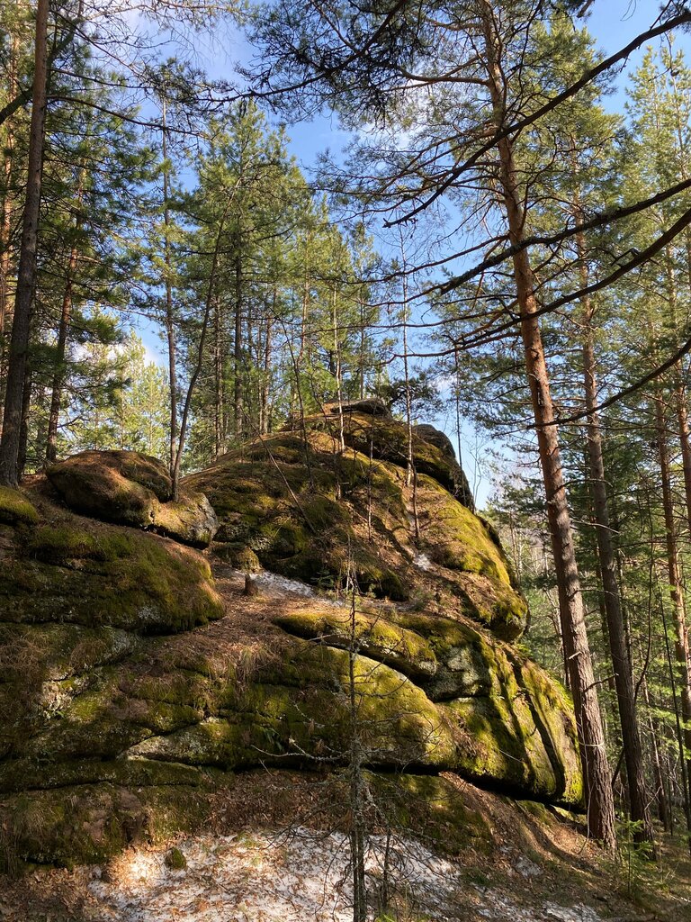 Dağ zirvesi Скала Грешник, Krasnoyarski krayı, foto