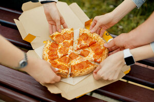 Skoro pizza (ulitsa Lenina No:244, selo Novaya Usman), pizzacılar  Voronejskaya oblastından