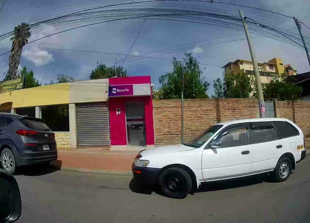 ATM'ler Banco Fie, Cochabamba, foto