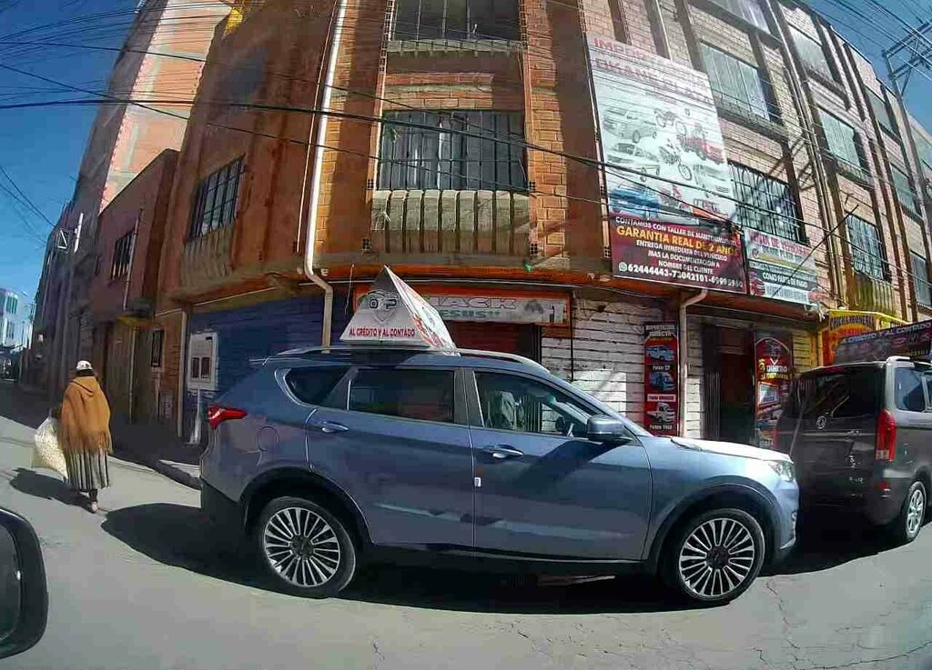 Otomobil satış galerileri Importadora De Vehiculos Y Motocicletas Okane Plata, El Alto, foto