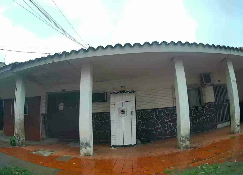 Geçiş noktaları, güvenlik kontrol alanı Security Post, Santa‑Krus, foto